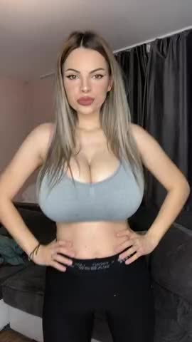 When you create a tiktok, the first rule is to unleash your jiggly tits | Scrolller