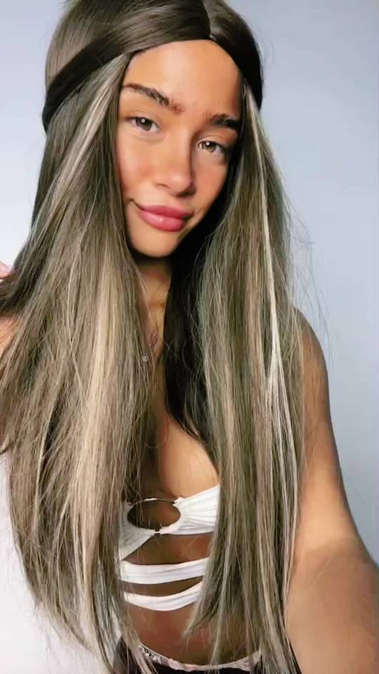 White Lace Scrolller