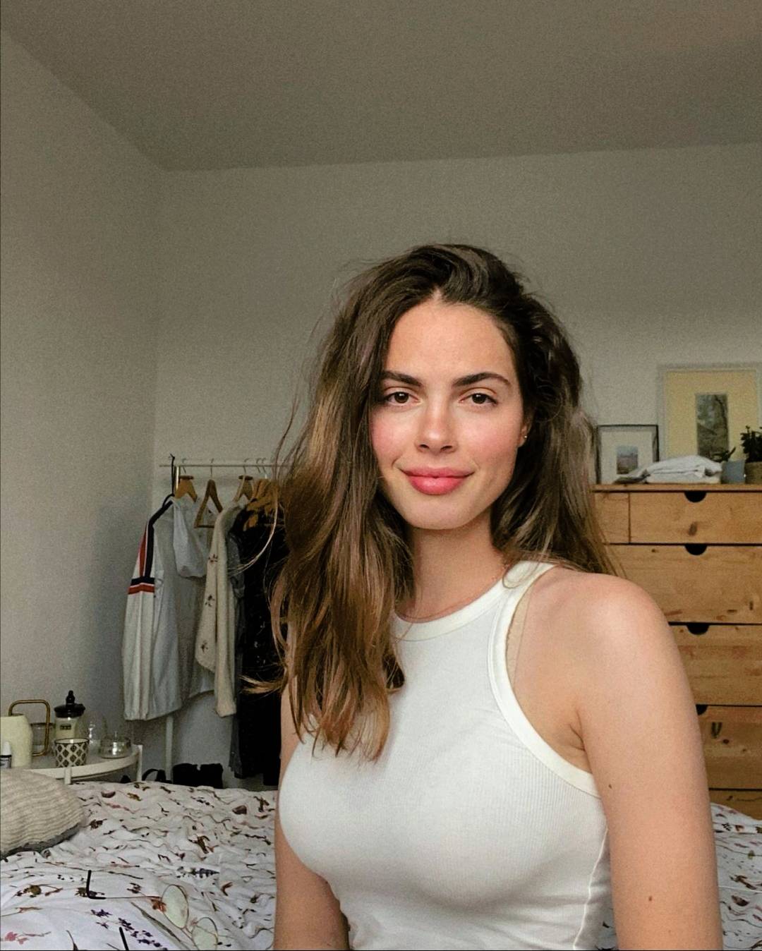 White tank top | Scrolller