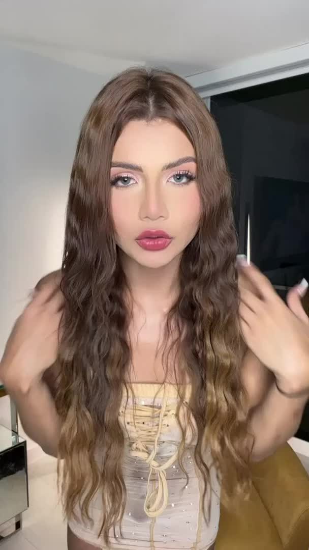 who wants a date with me | Scrolller