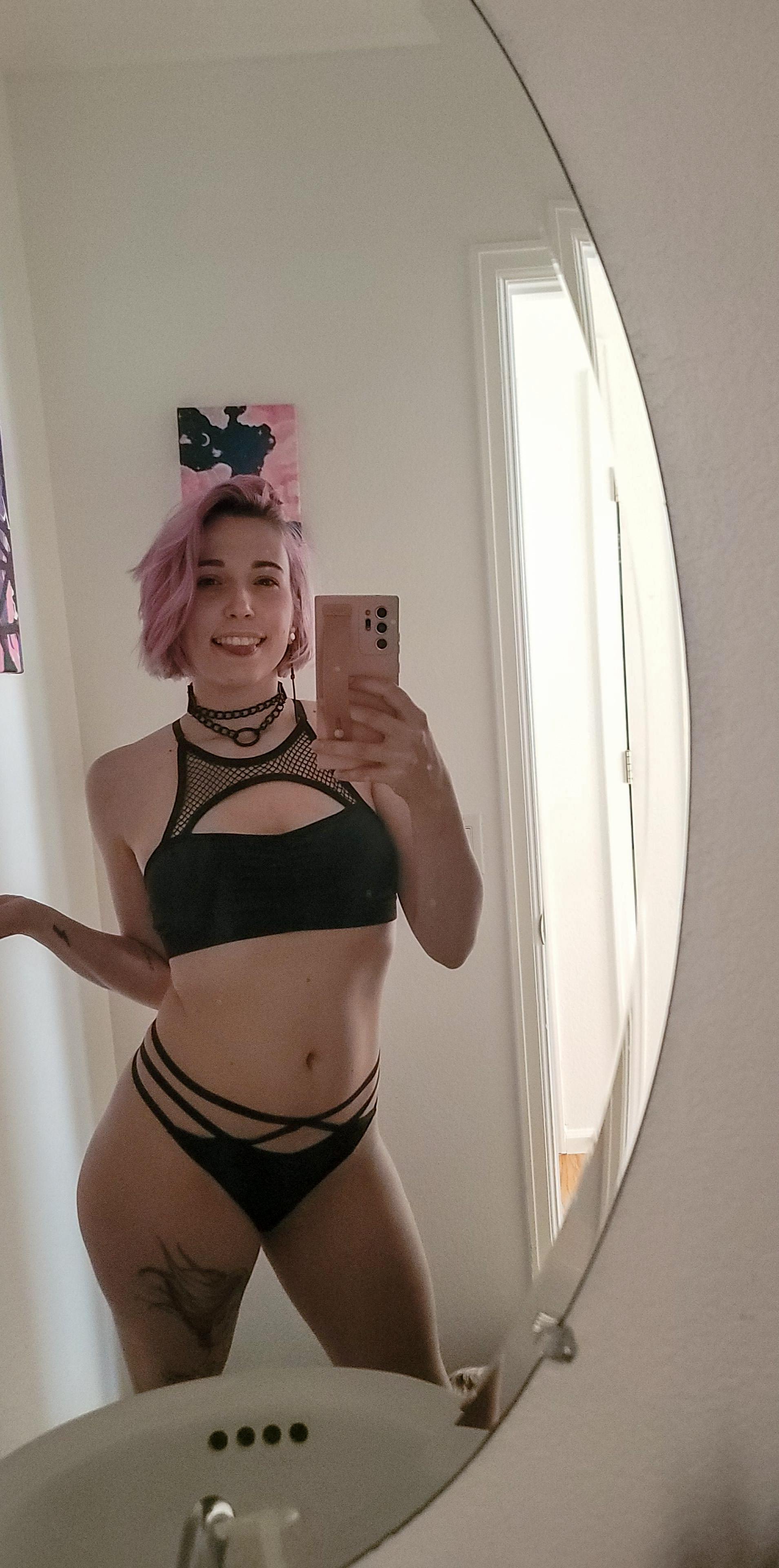 Who likes straps? | Scrolller