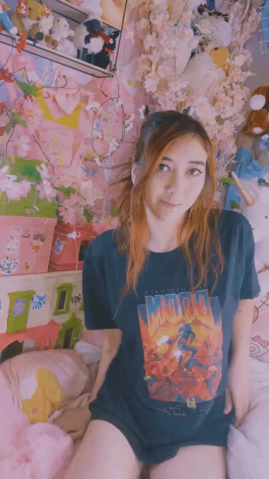 Who Wants To Play Some Doom And Get Some Deep Throat Scrolller