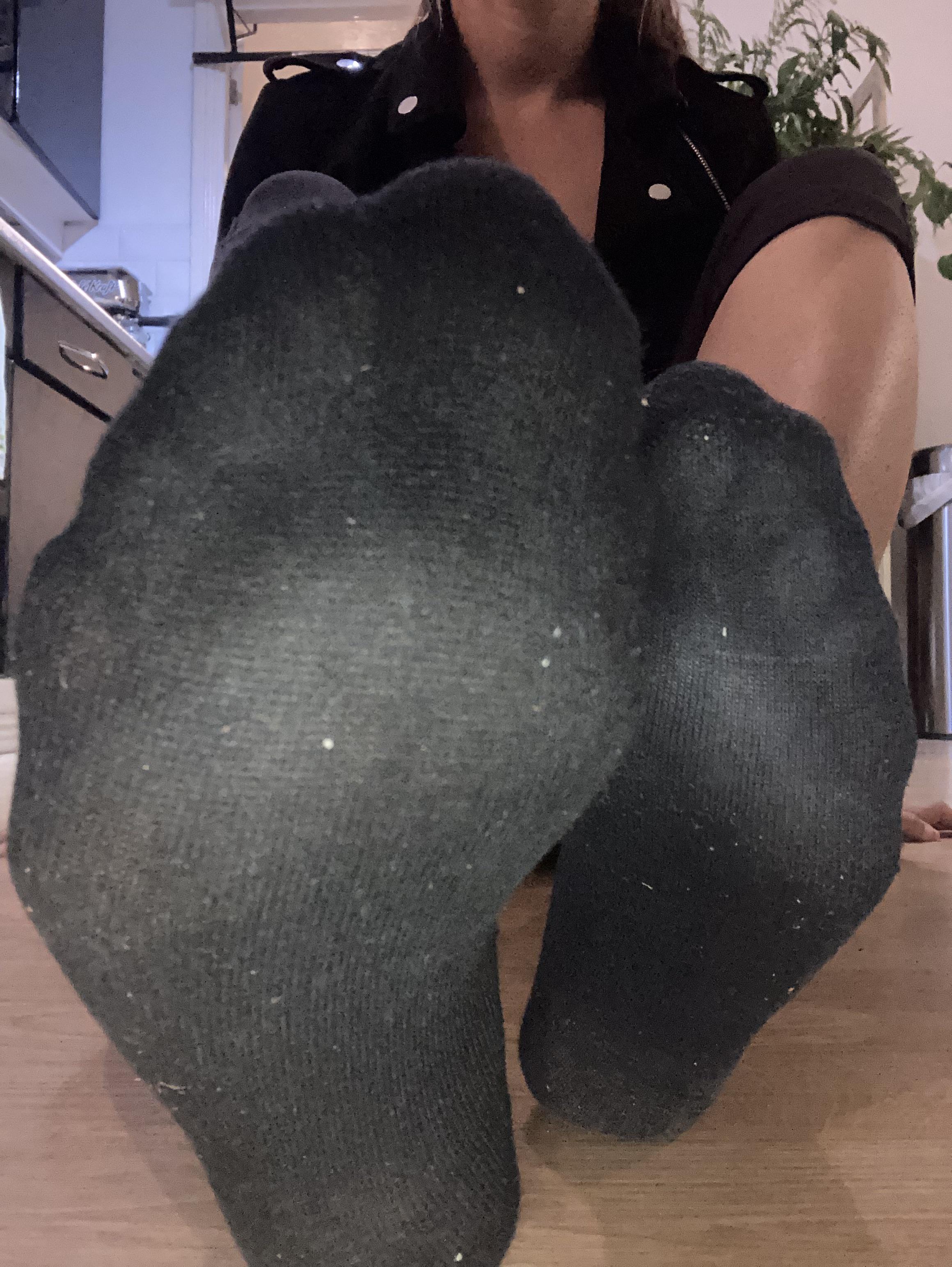 Who wants my smelly socks 🧦? 😛😛😛 | Scrolller