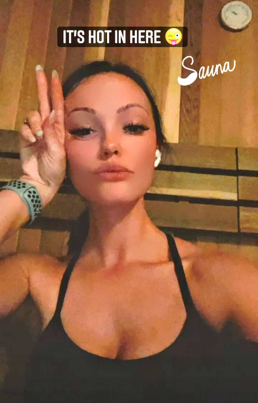 Who's joining her in the sauna? 🔥 | Scrolller