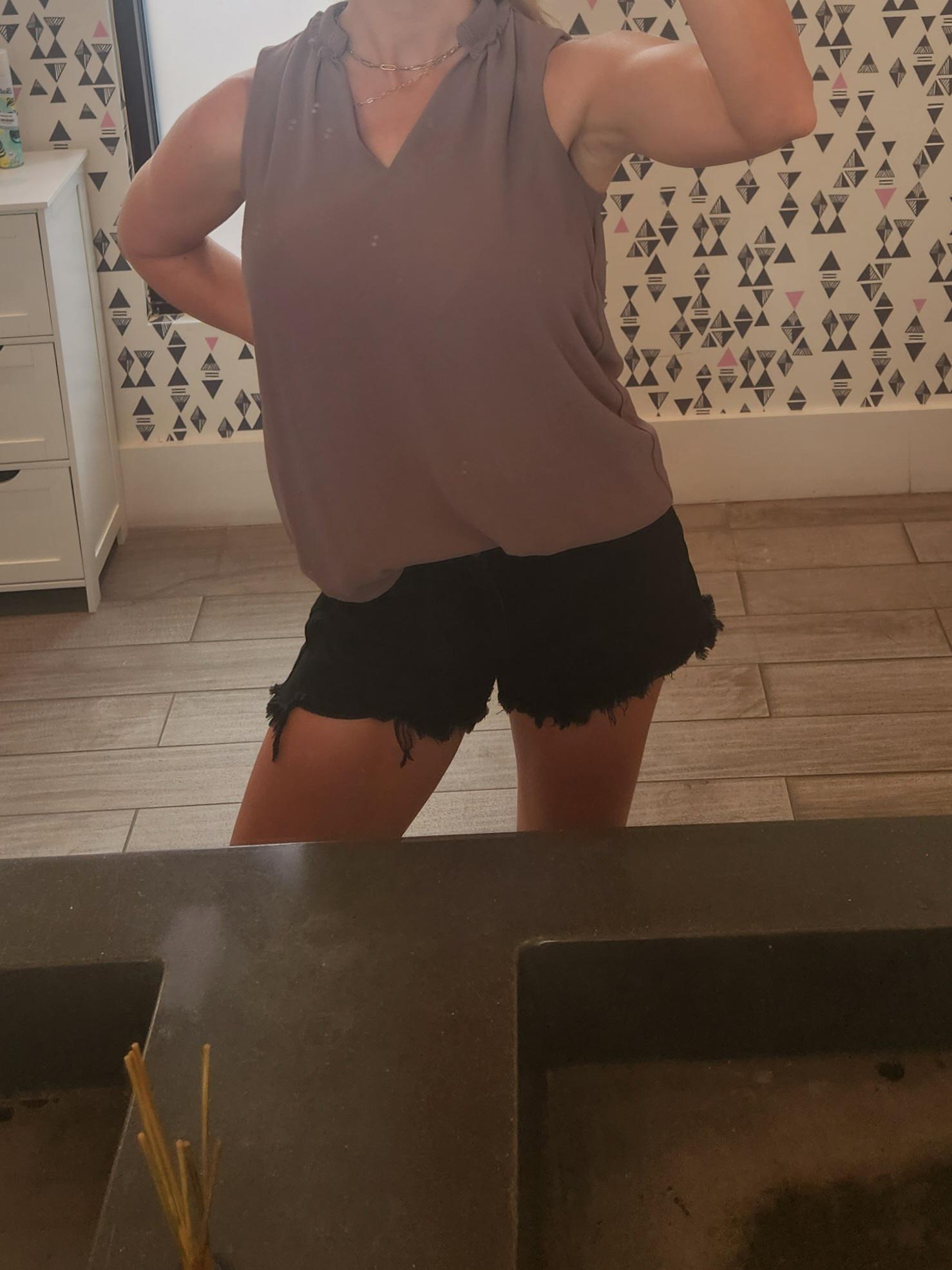 Why are bathroom selfies so much fun? | Scrolller