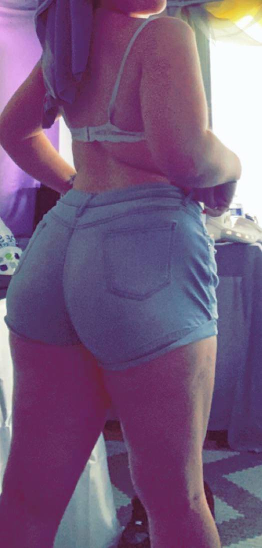 why hello🤭 | Scrolller