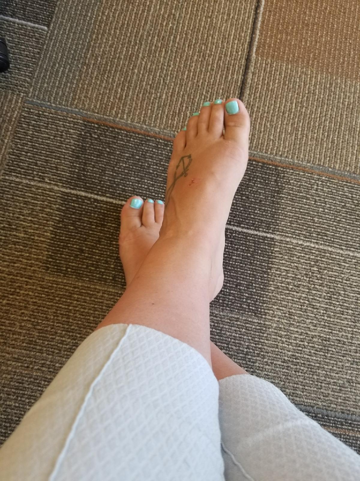 Wife. 34. | Scrolller