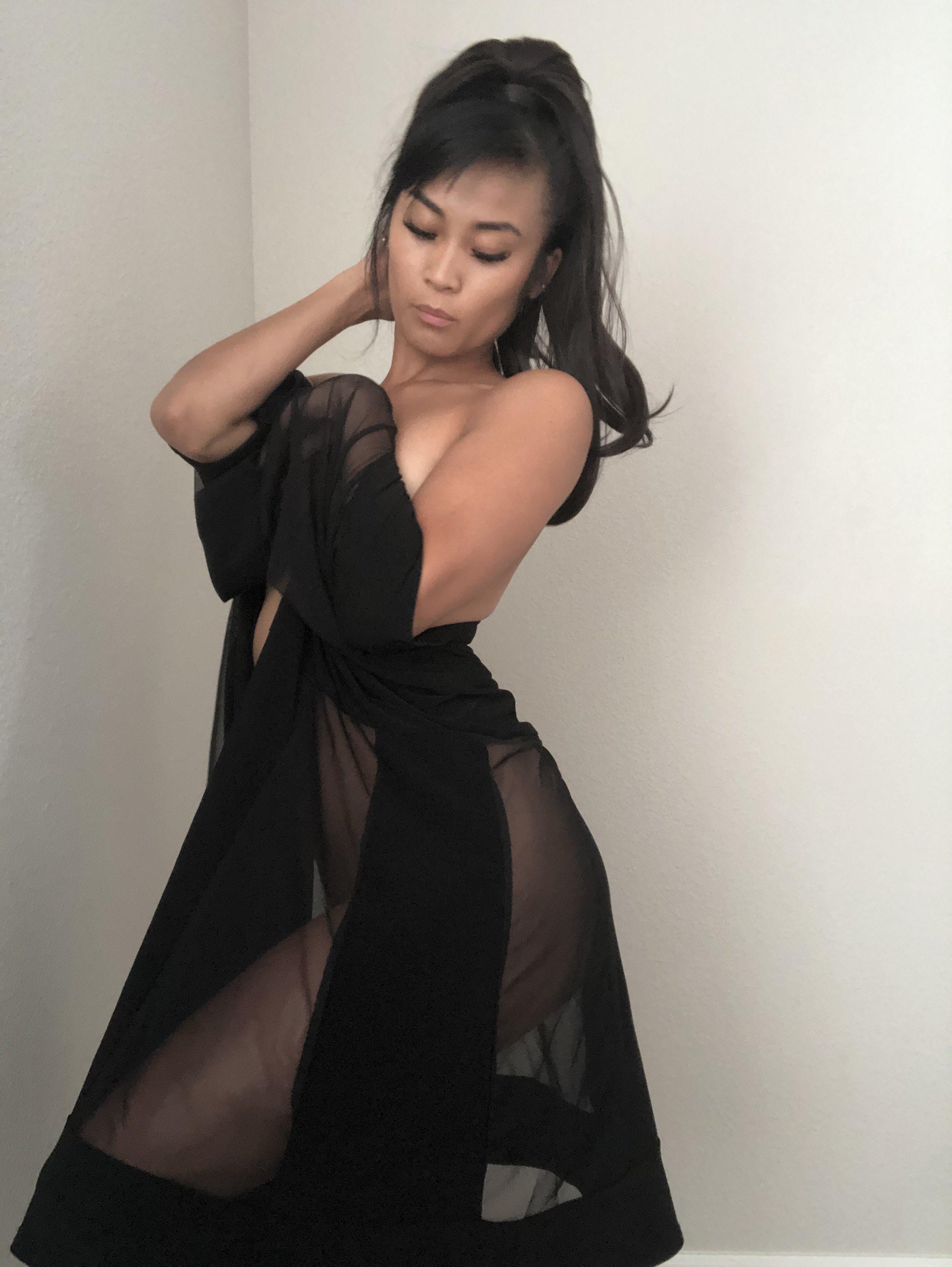 Will you choose me?? 😋 | Scrolller