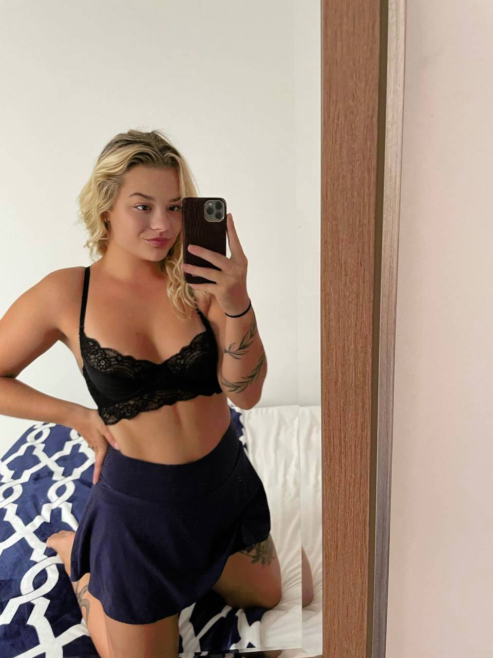 kinky girls are the best, pinky promise 🥺 | Scrolller