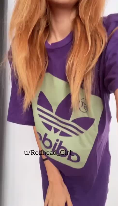 Wink if you’d turned on by my petite body 😉 | Scrolller