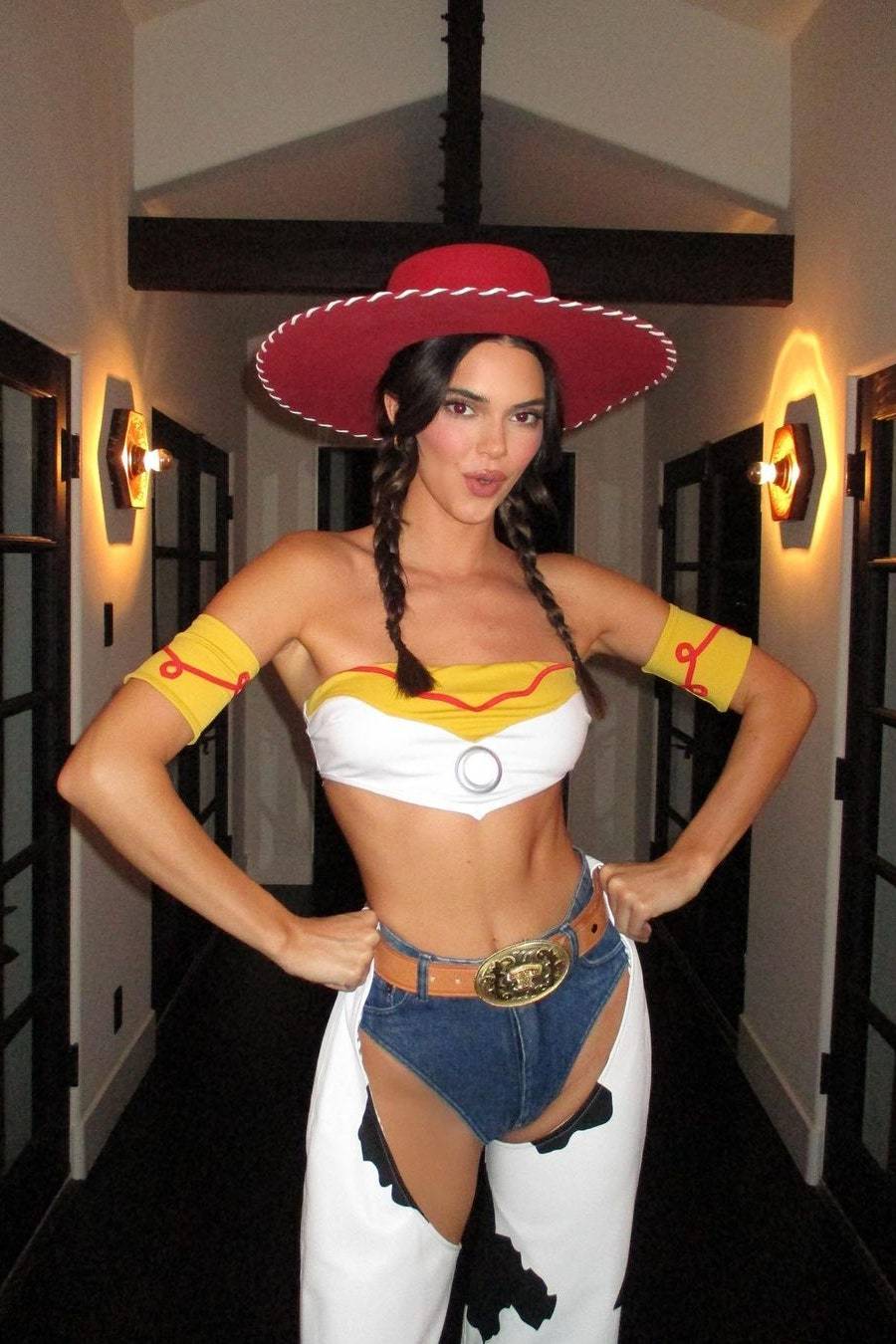 Wish I had bud to blow each other over Kendall Jenner | Scrolller