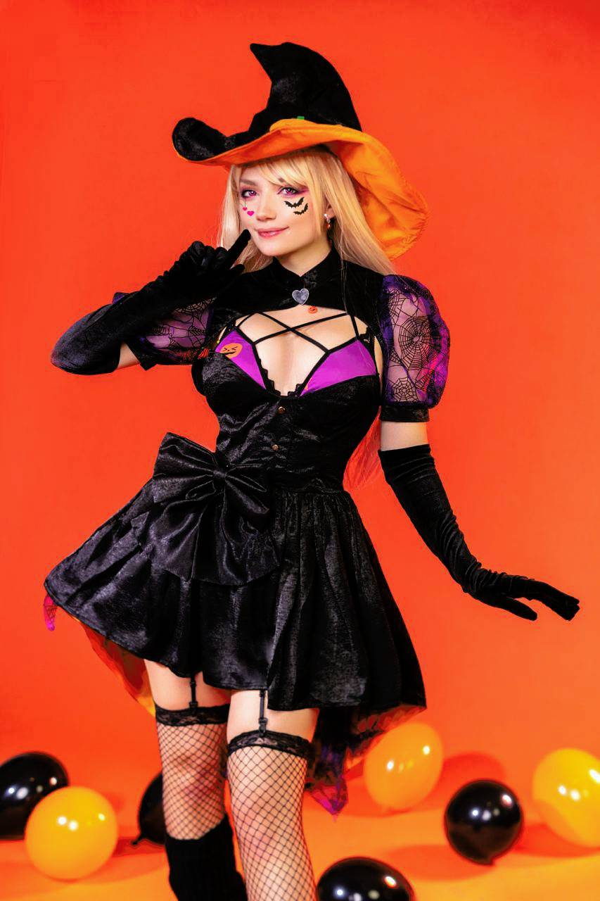 Marin Kitagawa has already chosen her Halloween costume! What about you? ️😋 | Scrolller