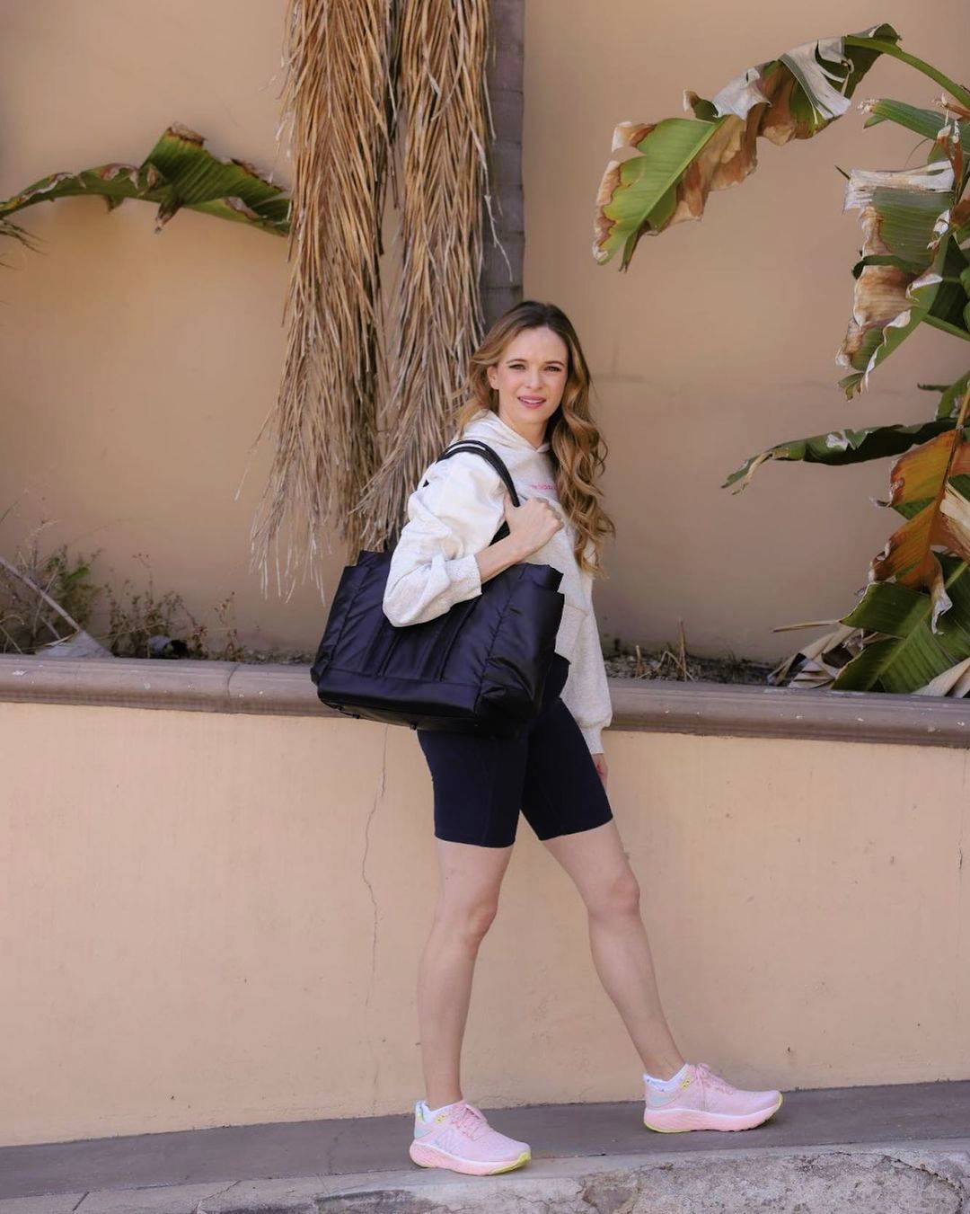 With a big bag | Scrolller