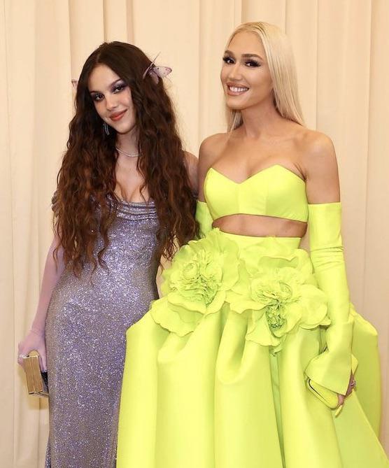 With Gwen | Scrolller