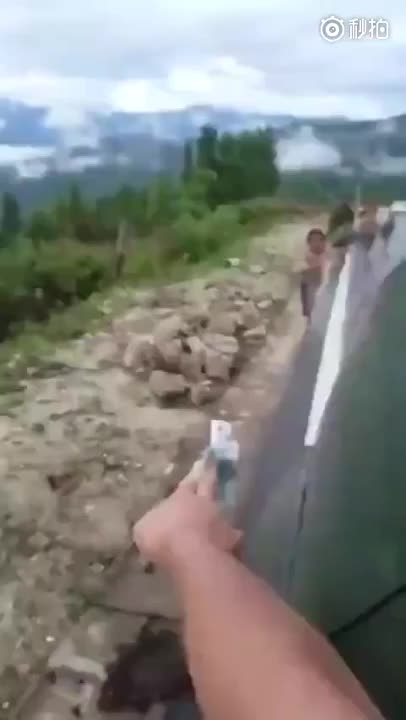 Woman teases poor children for 2 bucks. | Scrolller