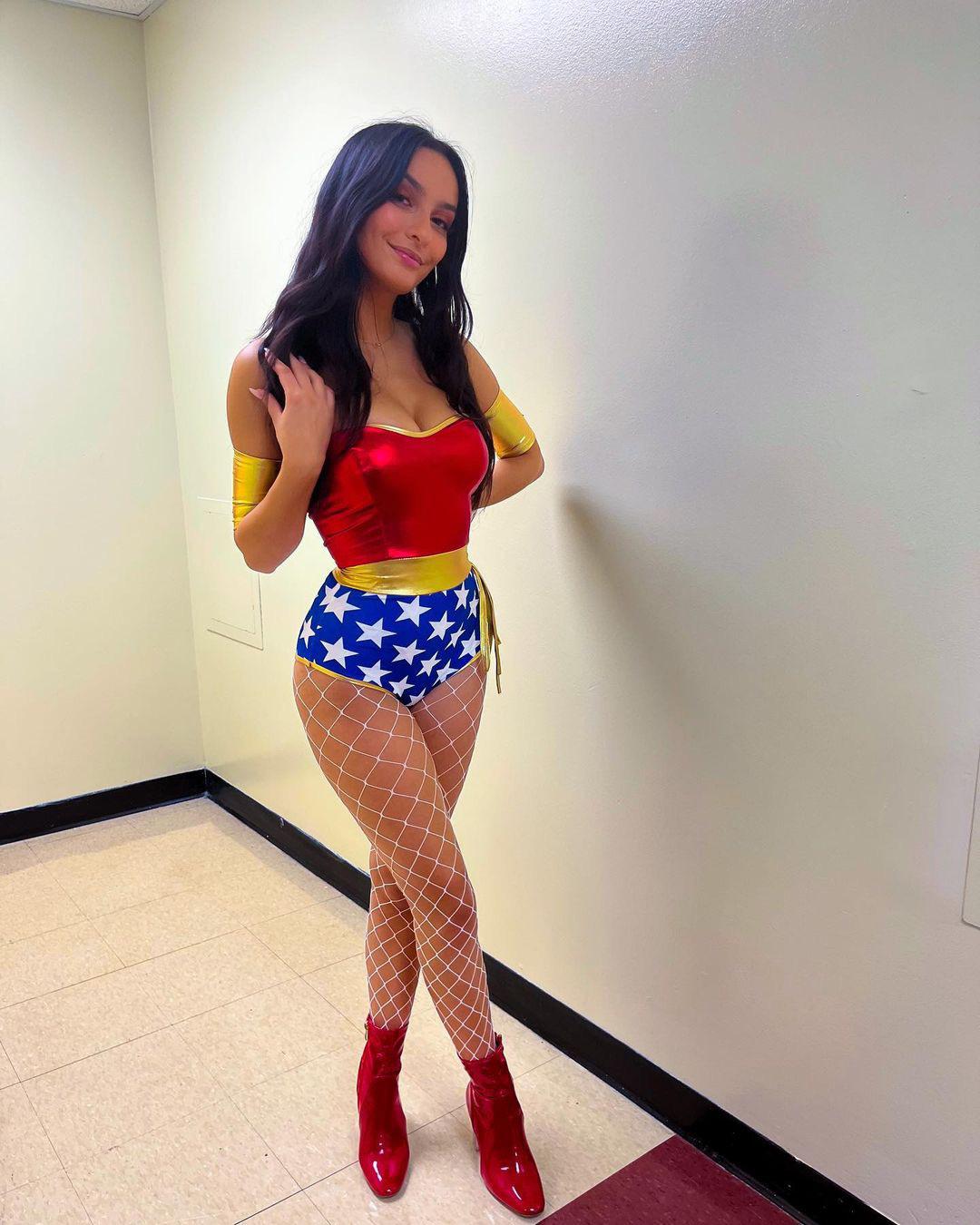 Wonder Thot 😍 | Scrolller
