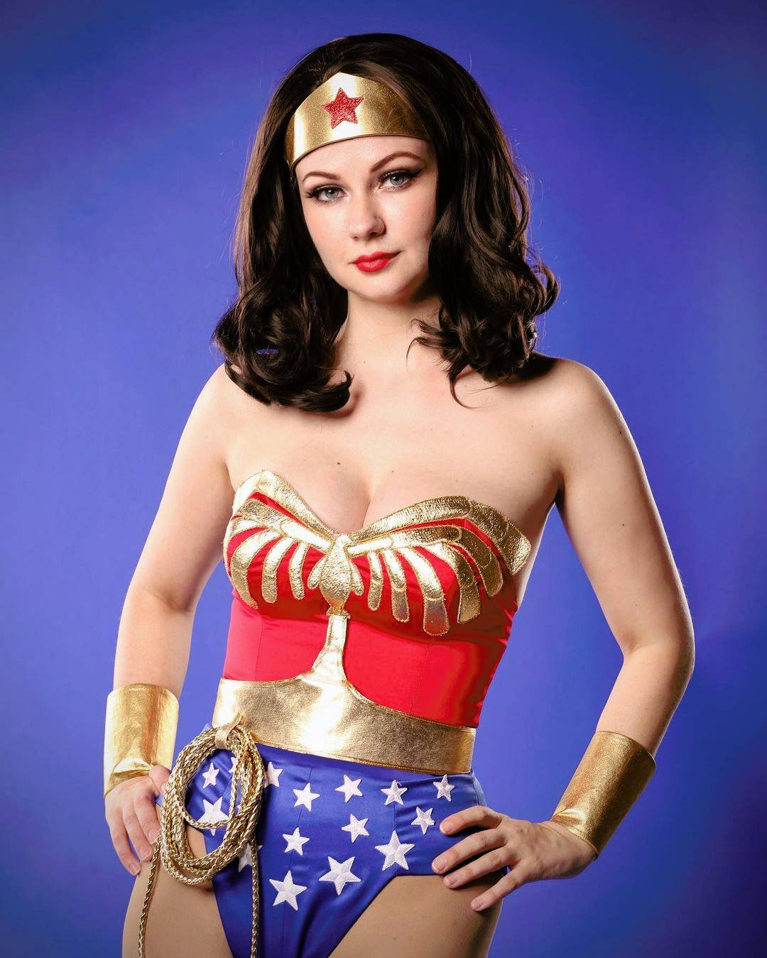 Wonder Woman by Lora Lunara | Scrolller