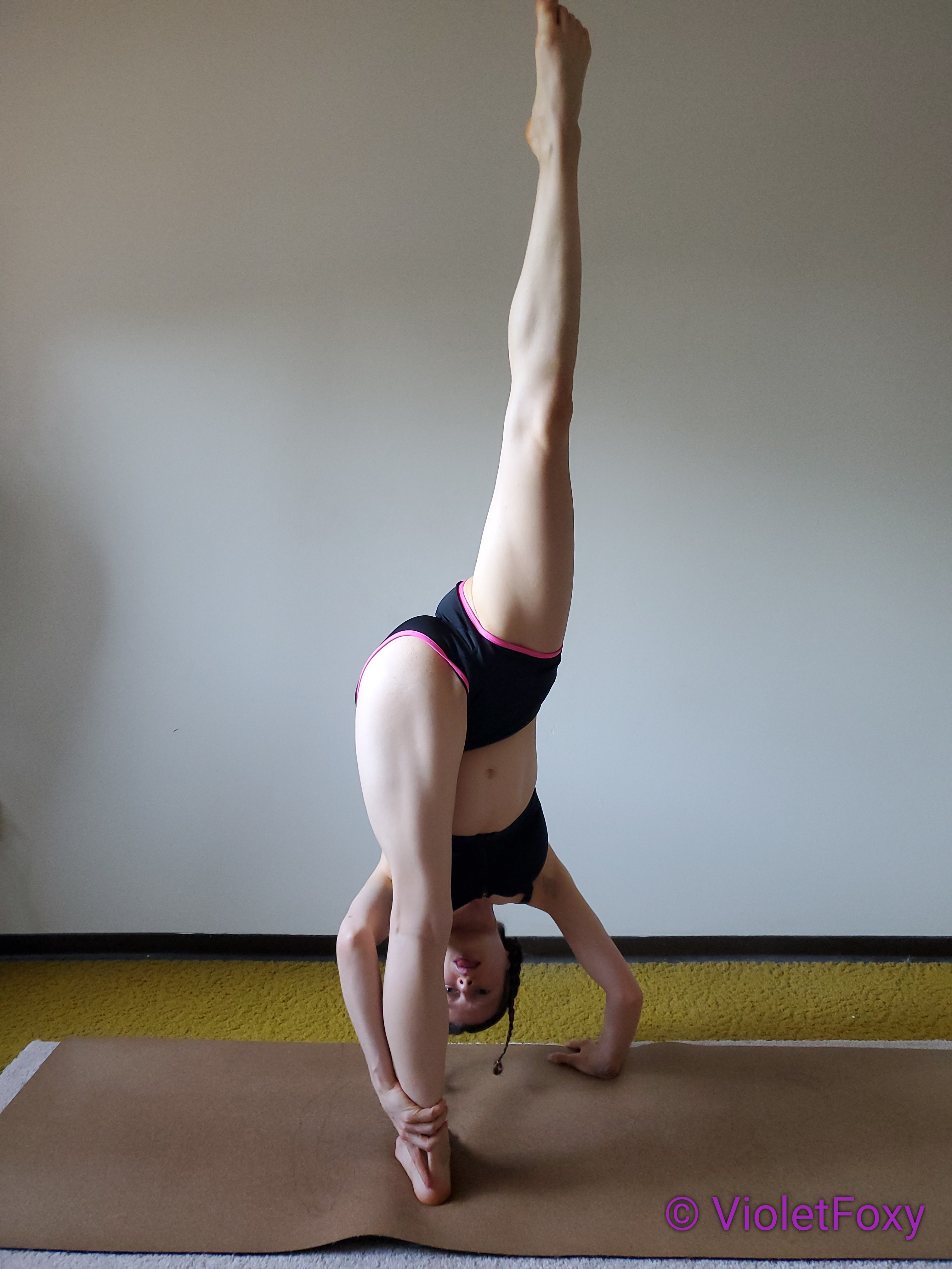 Working my Standing Split Pose | Scrolller