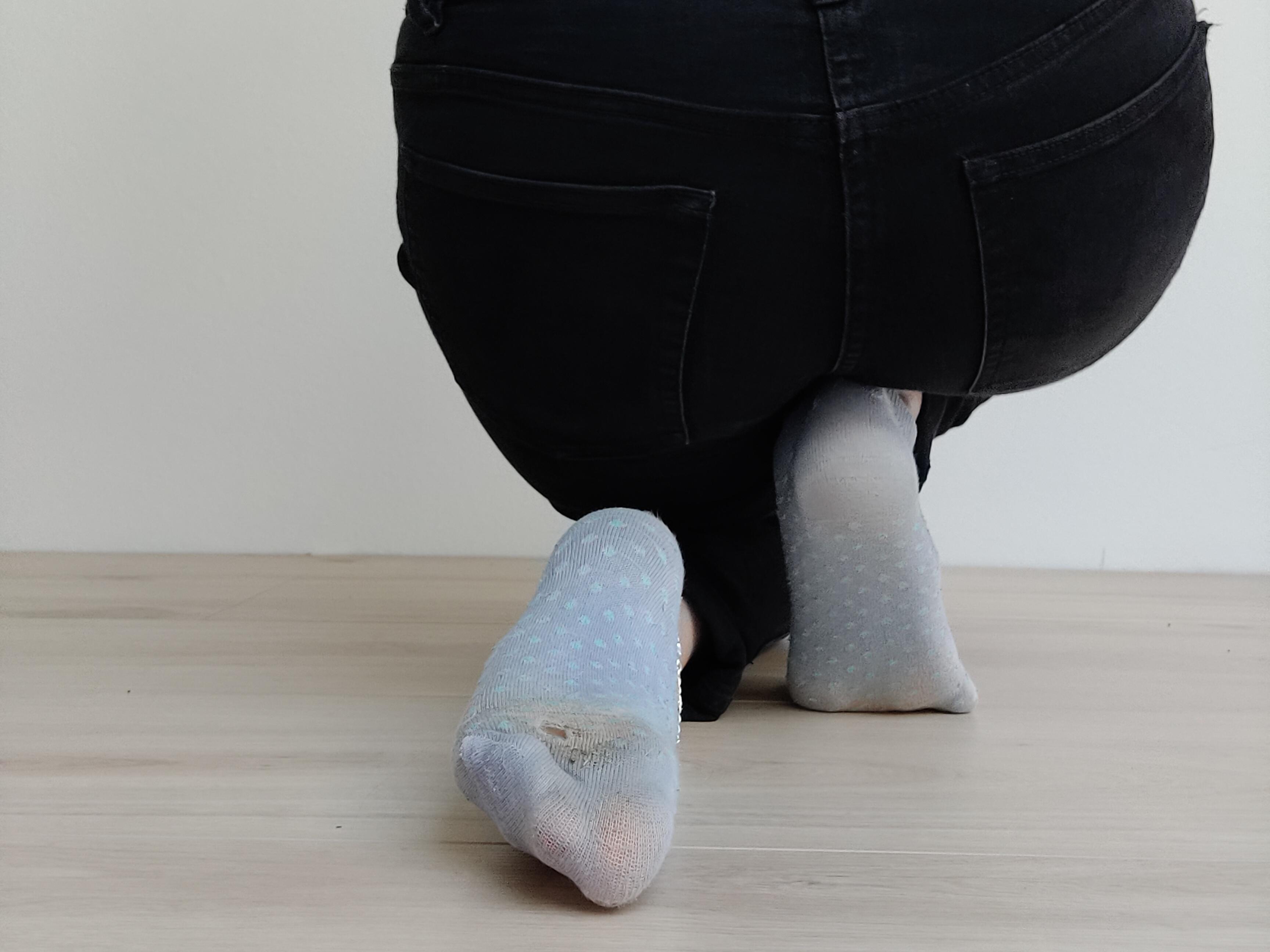 Worn Thin 🧦 Scrolller