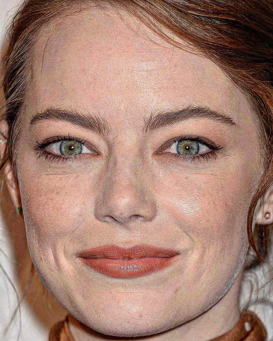 Worship the detail of her face 💦 | Scrolller