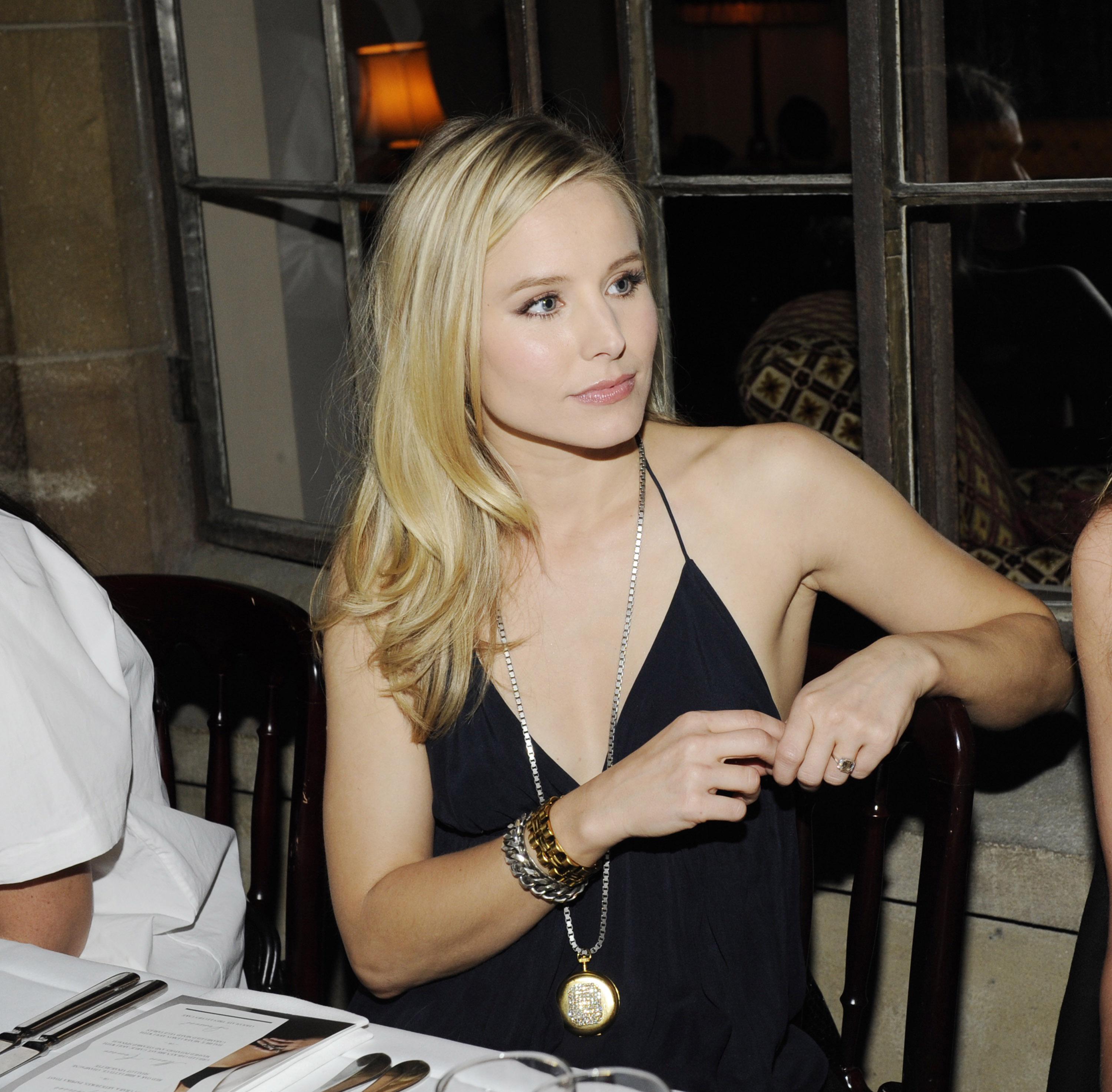 Would love to have dinner with her! | Scrolller