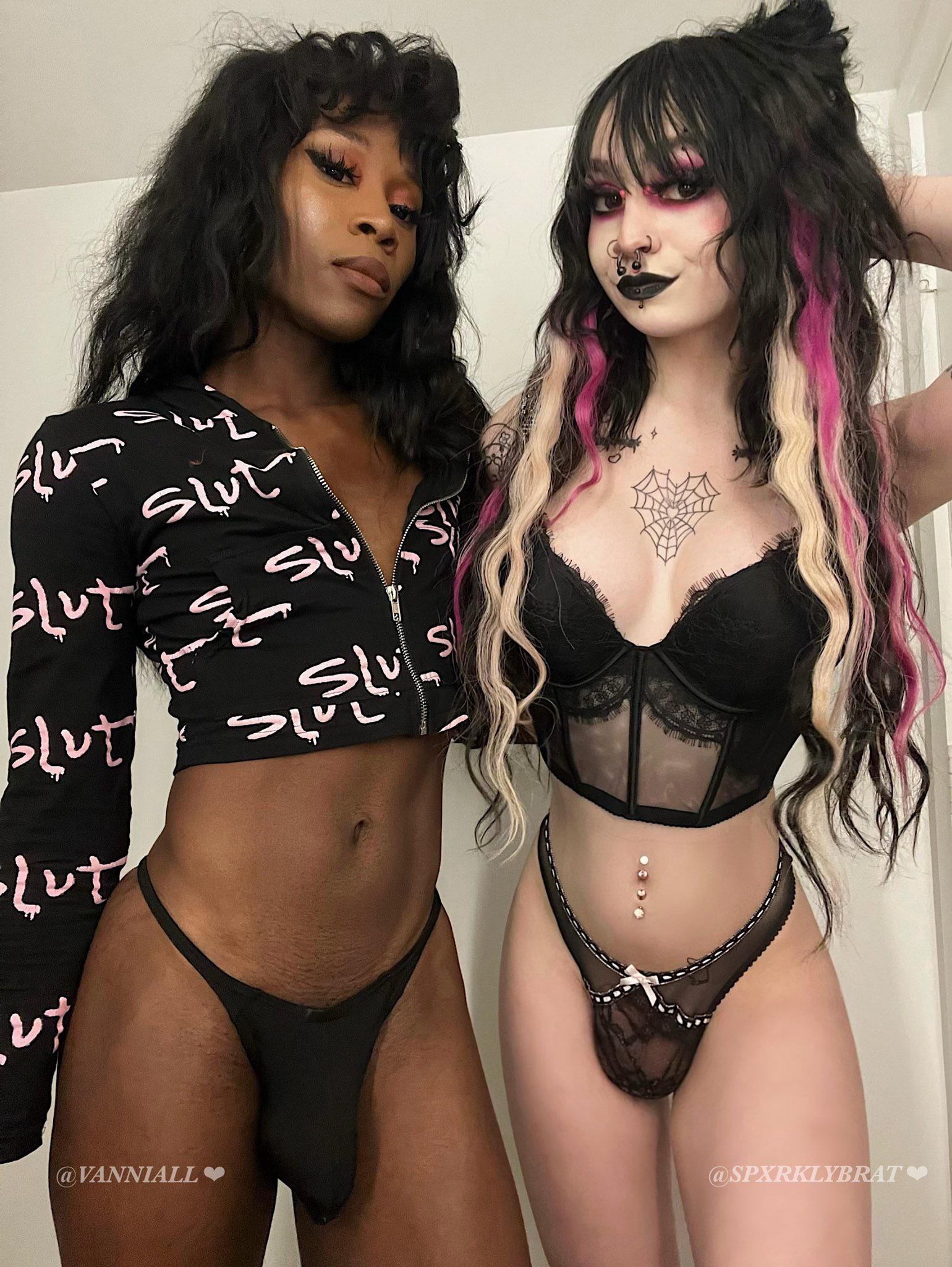 would u have a threesome w us? | Scrolller