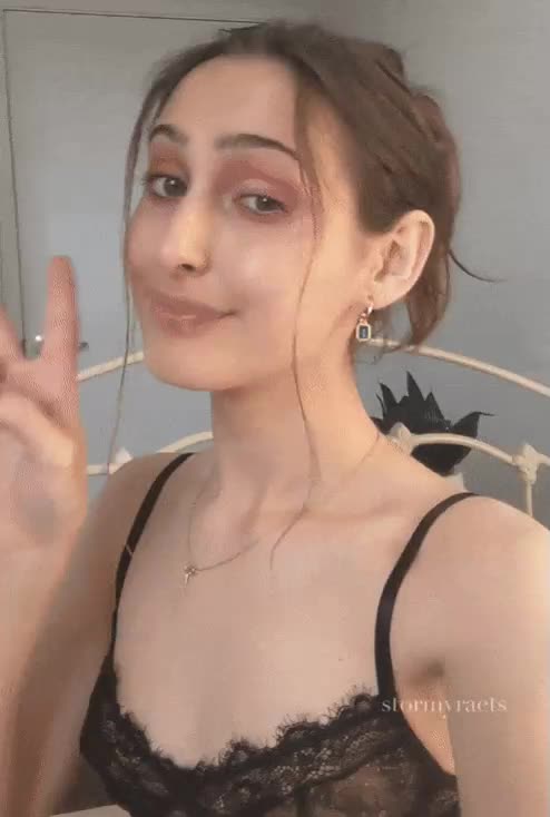 Would You Date A Girl Like Me 😊 Scrolller