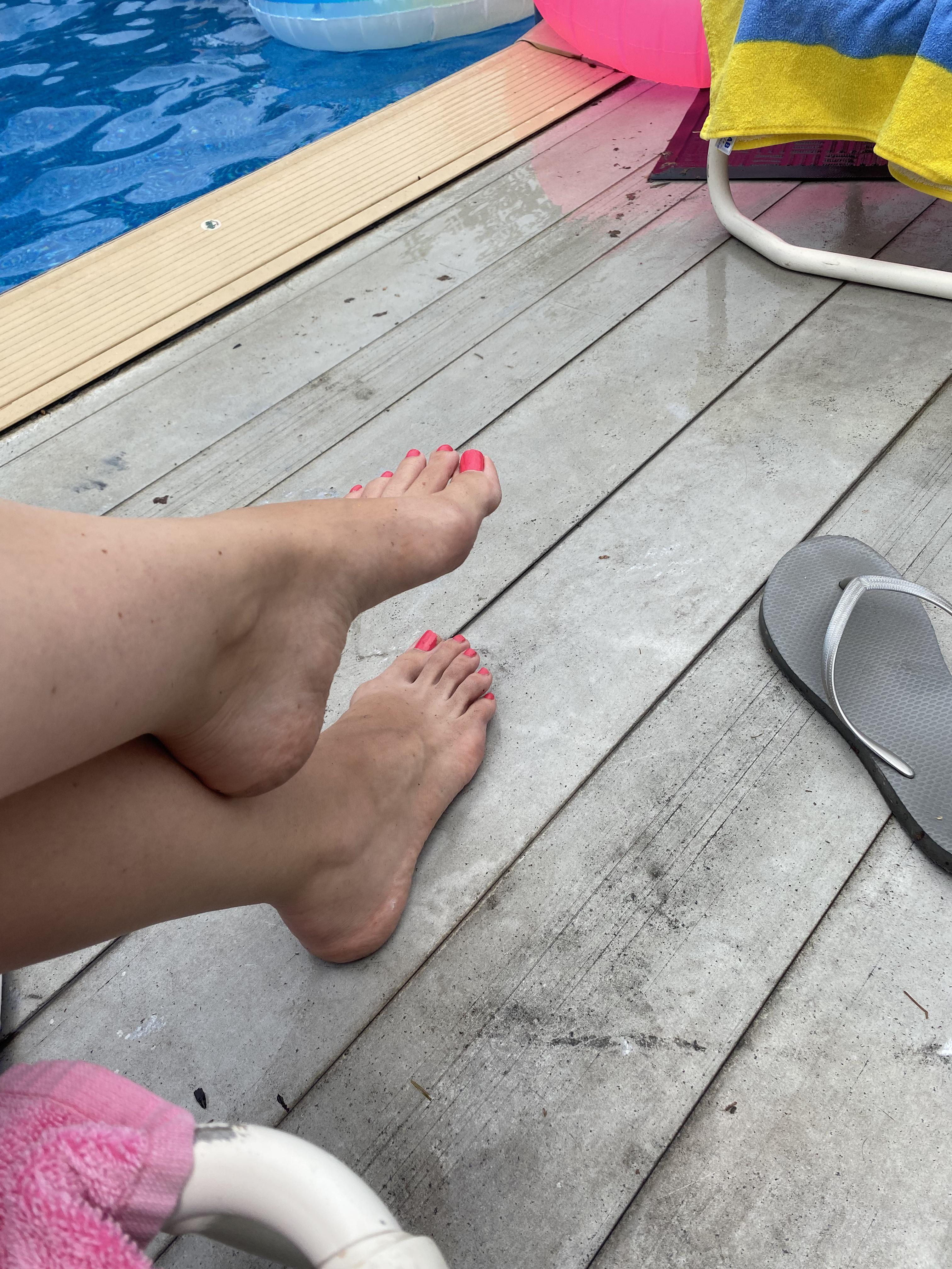 Would you dive in after them??? | Scrolller