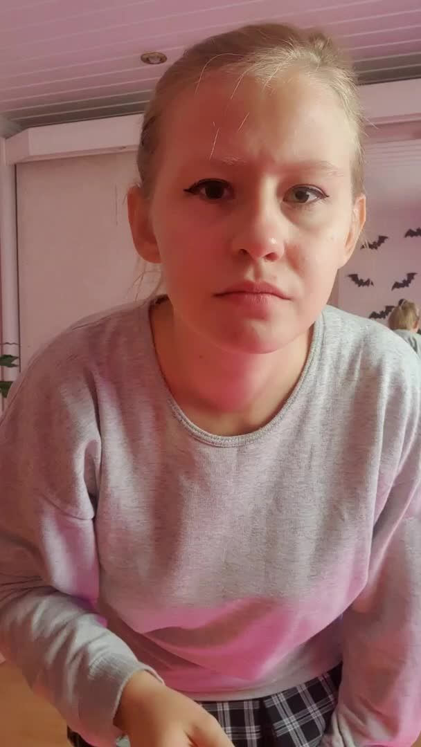 Would you expect something so big under that modest blouse? | Scrolller