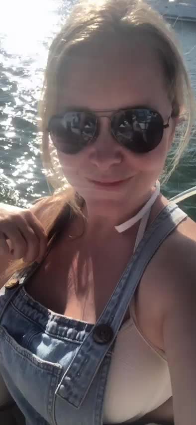 Would you like to slide inside my 42 yo wife? | Scrolller