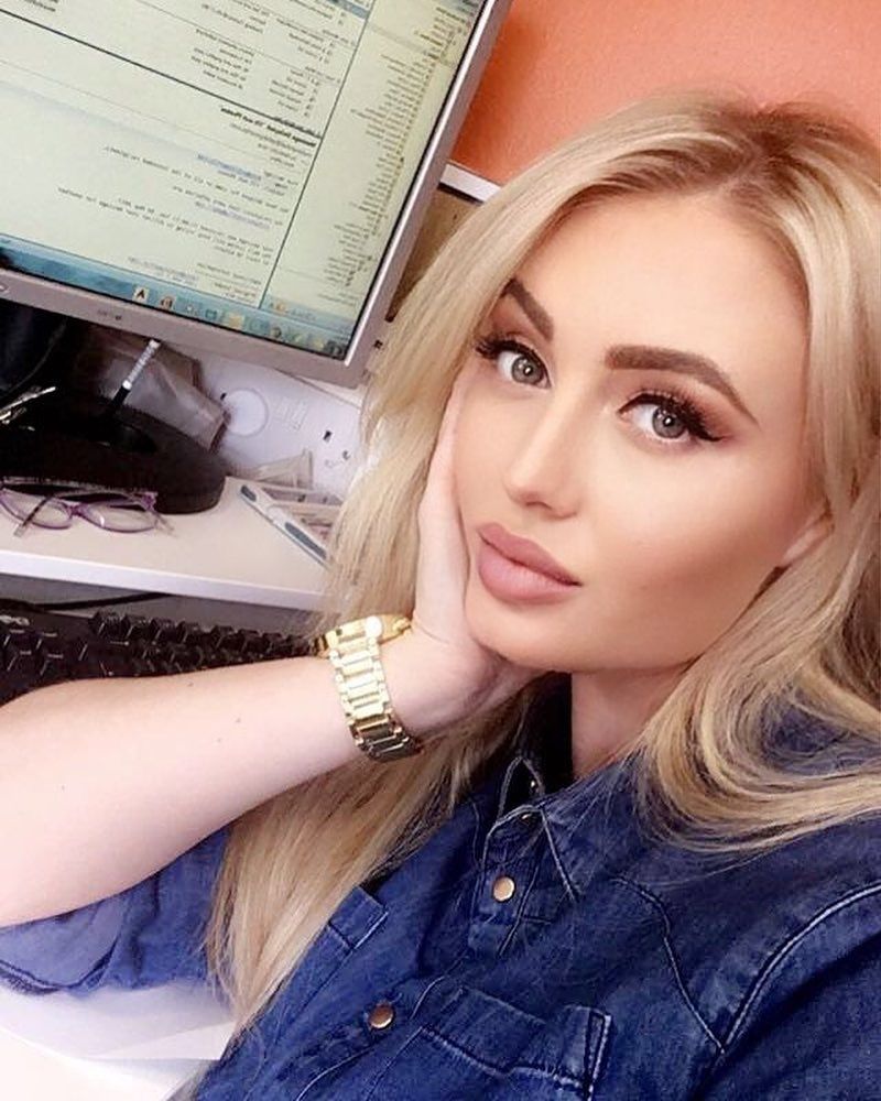 Would you make her work late? | Scrolller