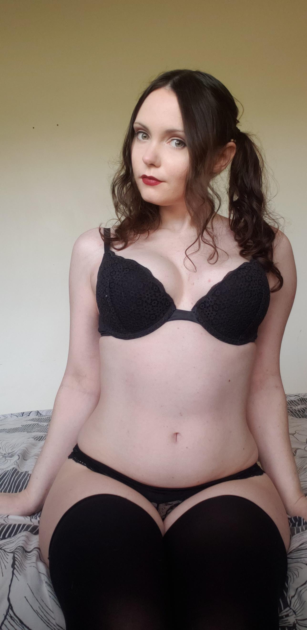 Would you rather grab my hips or my pigtails? | Scrolller