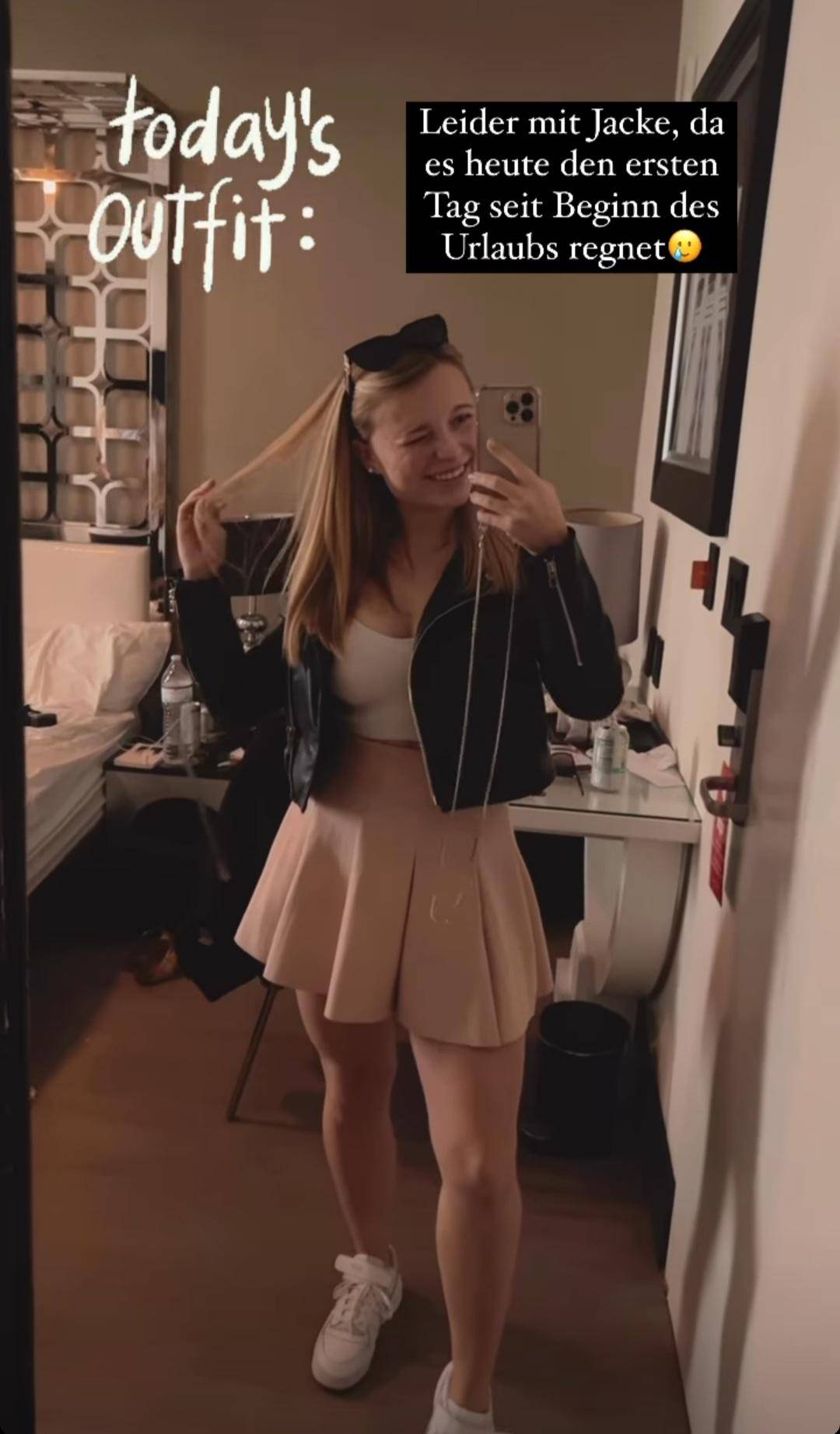 wow ist sie heiß 🥵🍒 sehr schade dass sie eine jacke anziehen musste | Scrolller