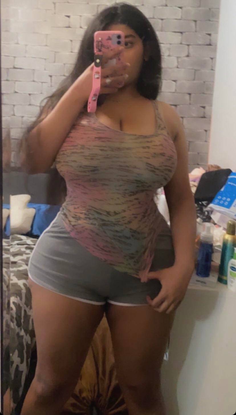 Wtf do they feed her | Scrolller