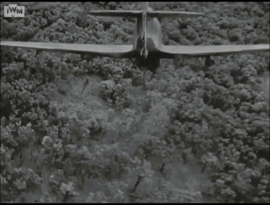 [WWII] 42 Squadron Hawker Hurricane dropping a pair of 250 lb bombs at low level over Burma in ...