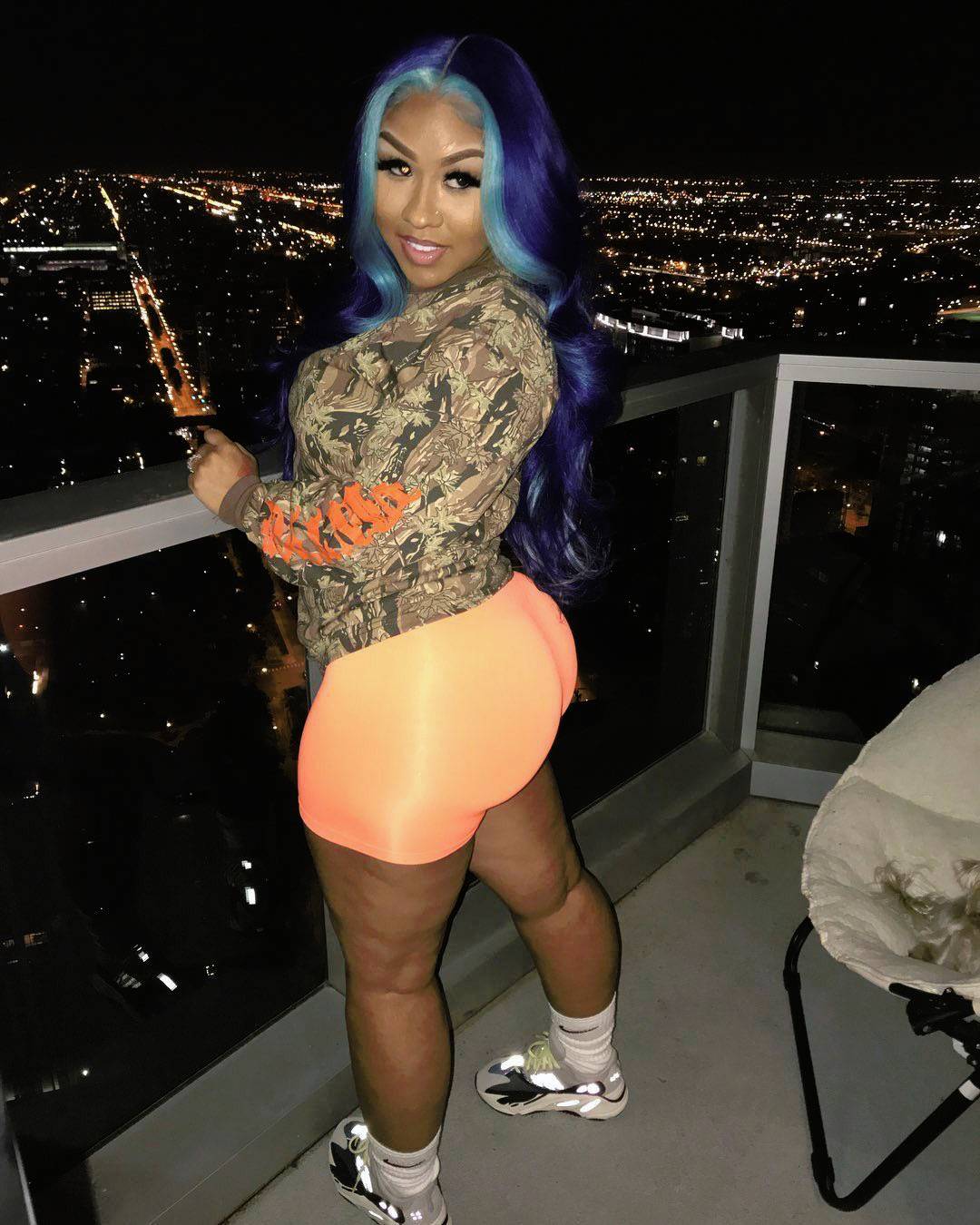 Y’ALL WANT MORE ARI PICS ? | Scrolller