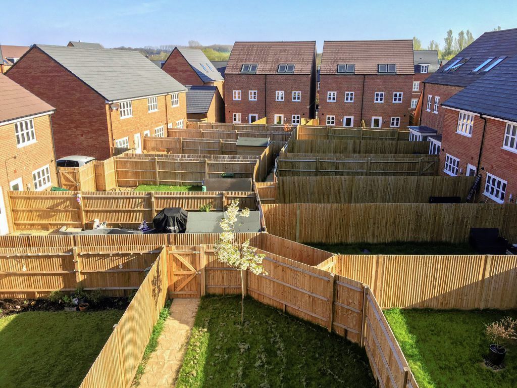 Yard hell, UK | Scrolller