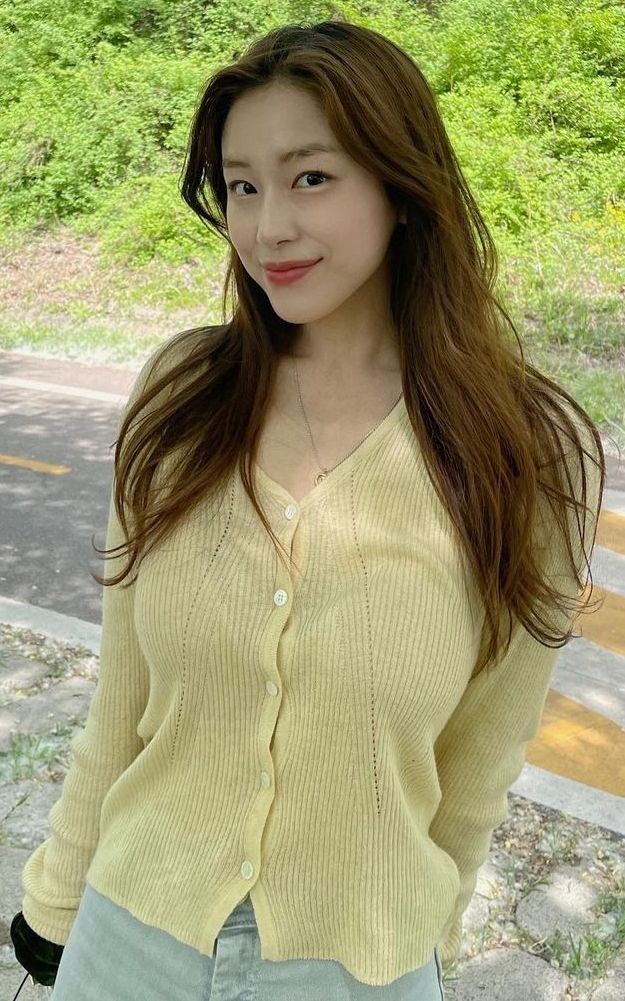 Yellow top | Scrolller