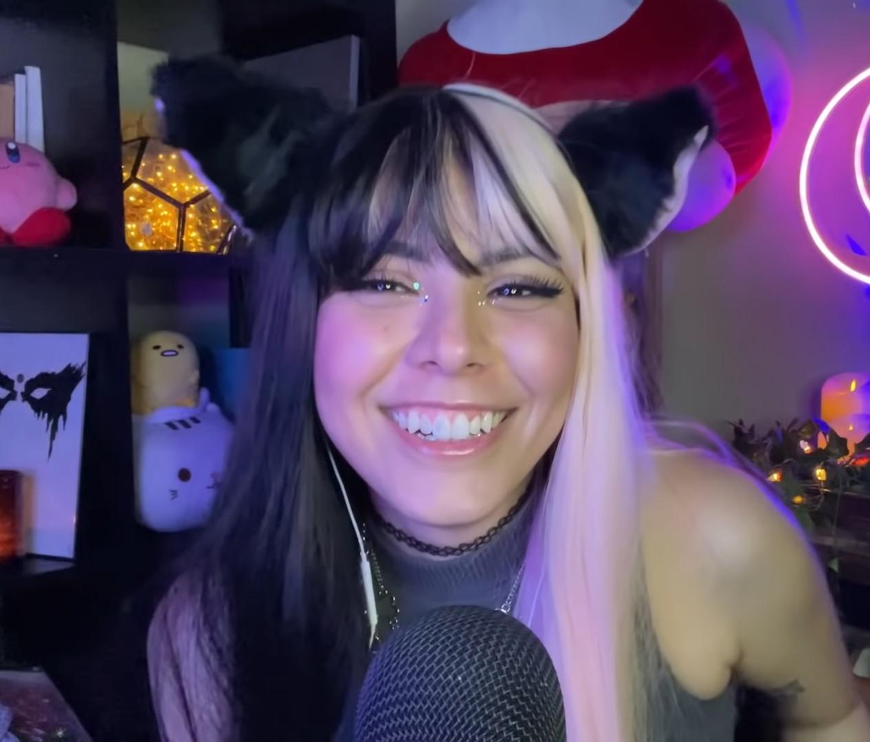 Yes!! I was right she looks amazing has a cat 😊 | Scrolller