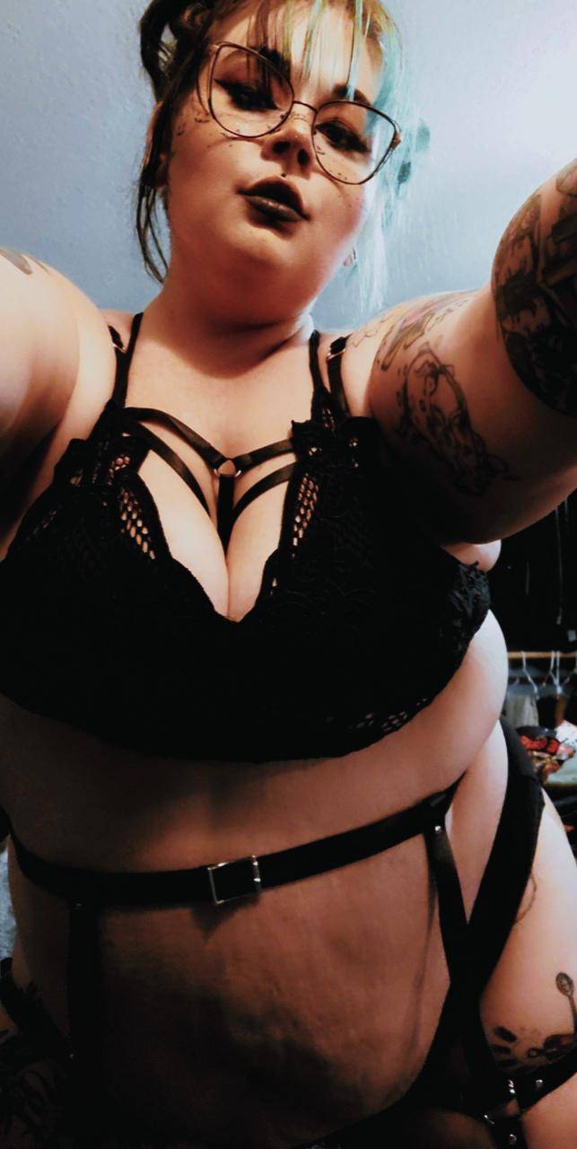 yes mommy 🥵 | Scrolller