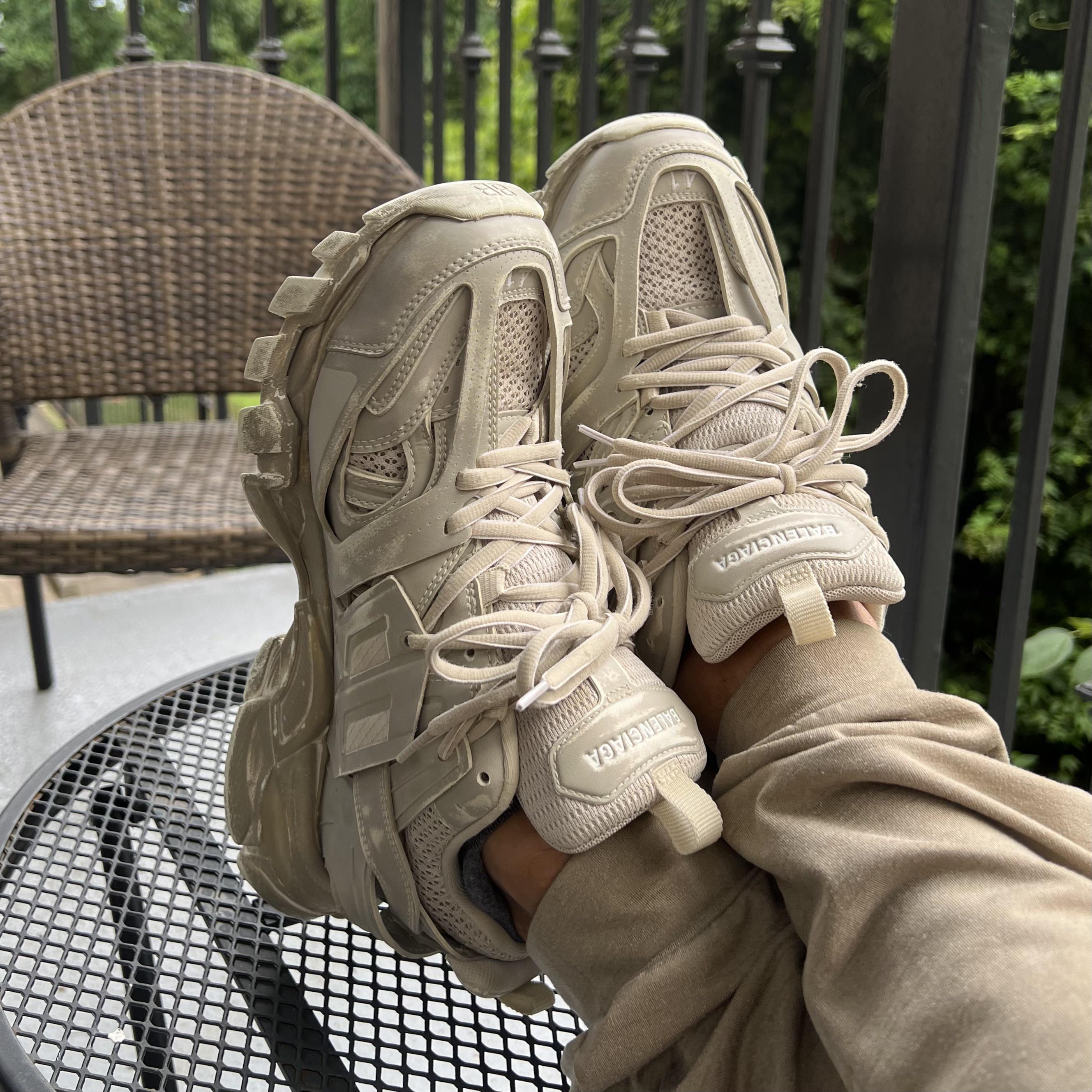 Yesterday’s pickup 👟 This cw so underrated | Scrolller