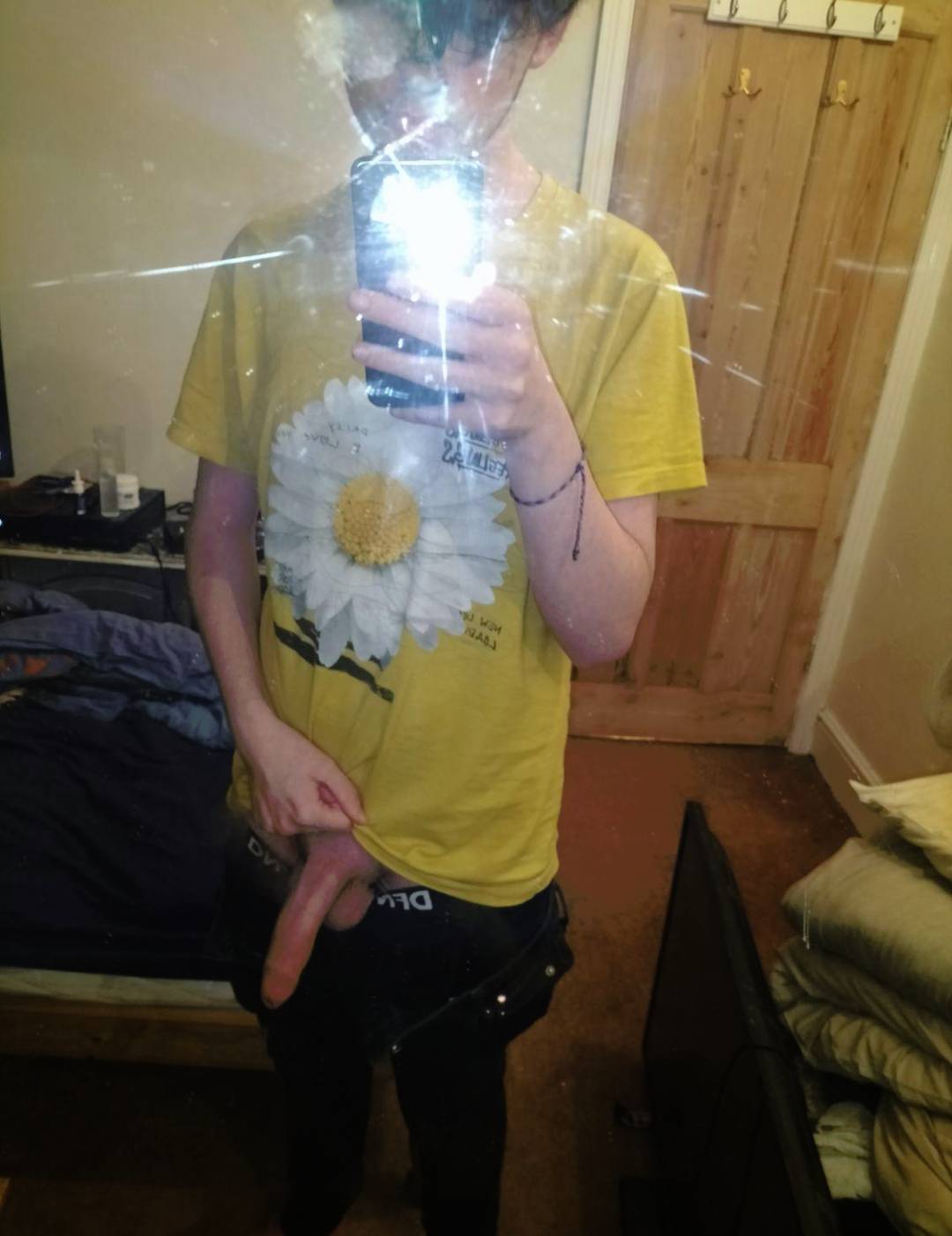 Young hung and Ready To Scrolller Young hung and Ready To Scrolller
