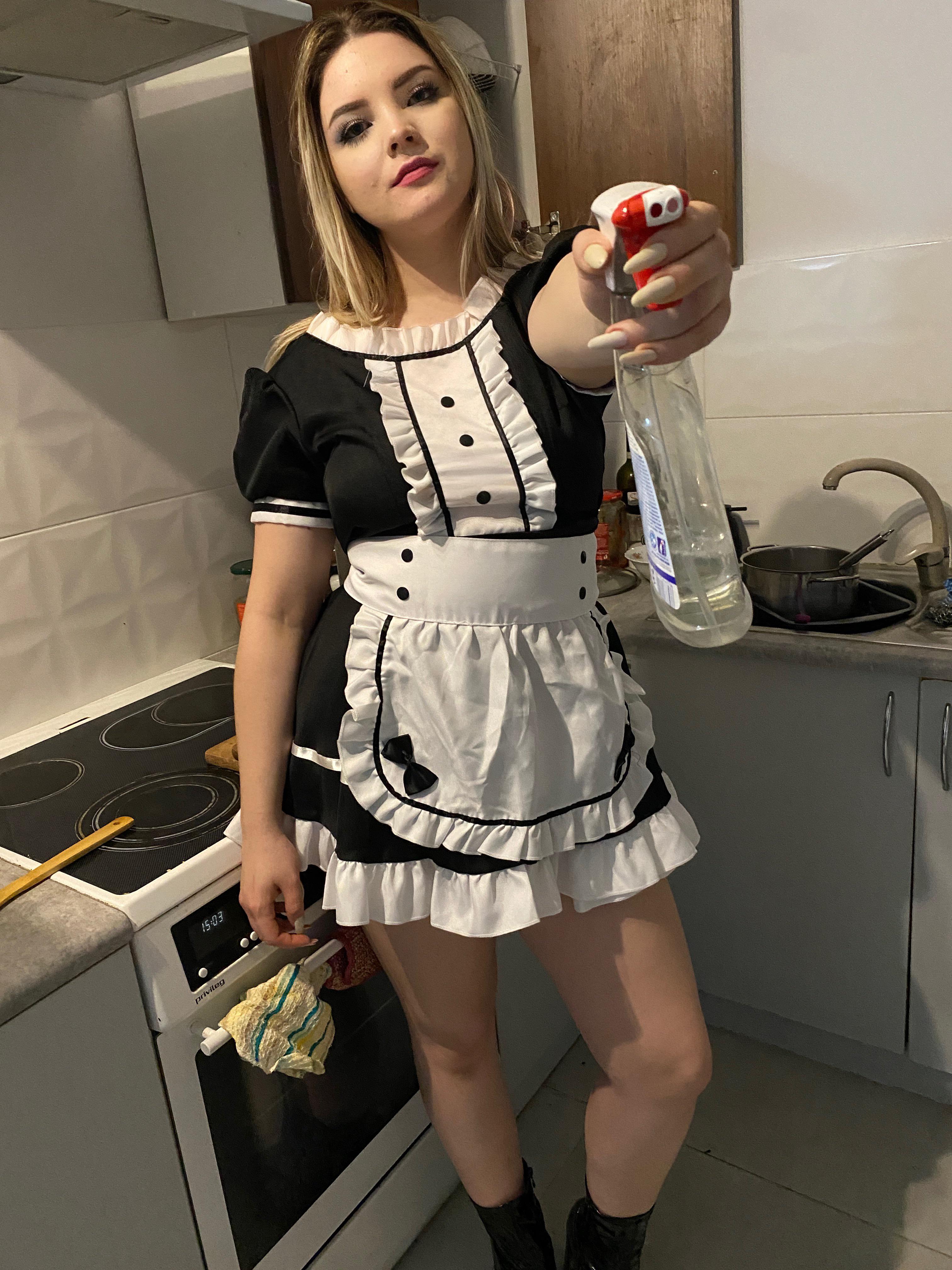 Your fav maid is here 😘💕 | Scrolller