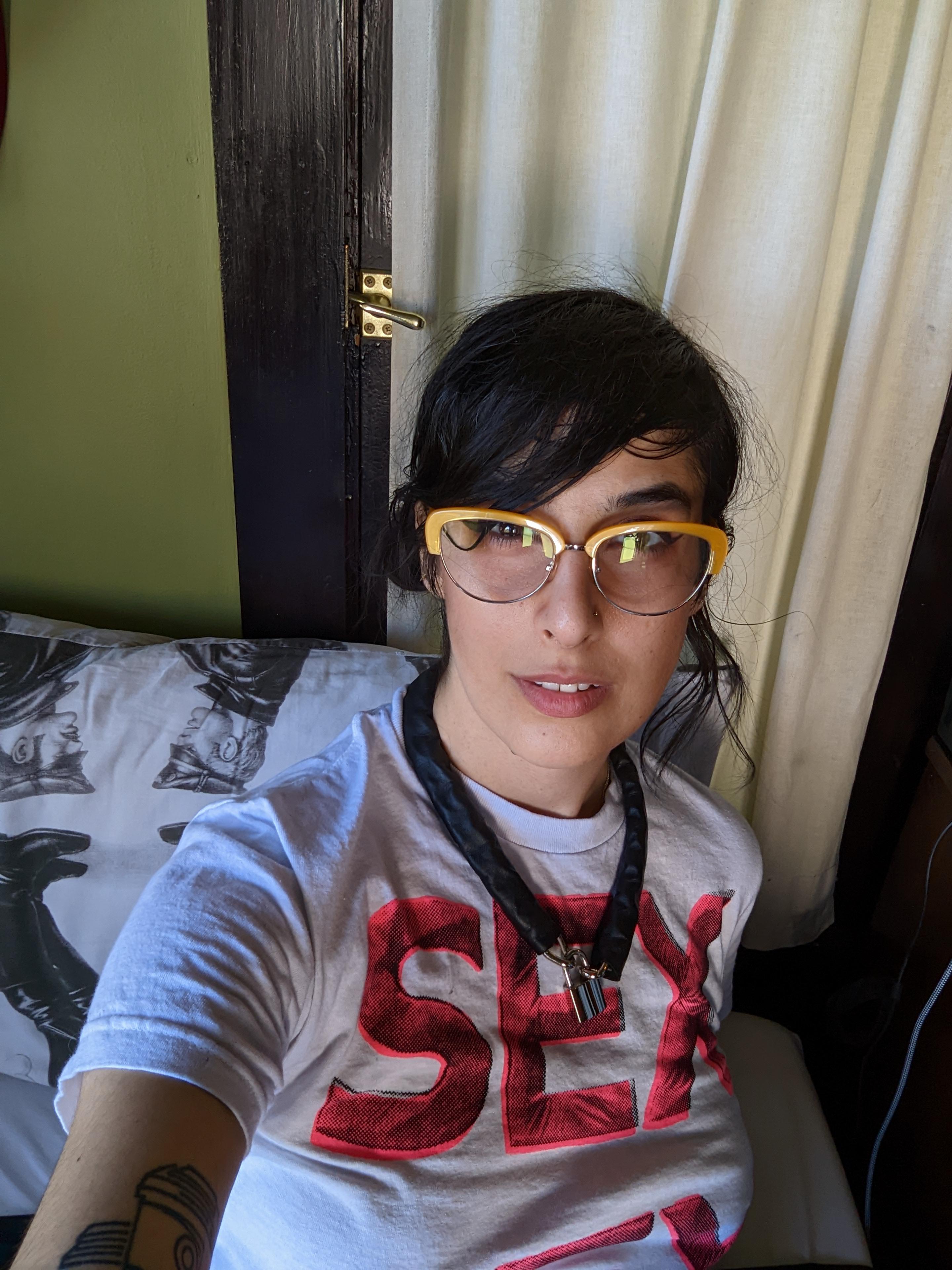 your favorite girl | Scrolller