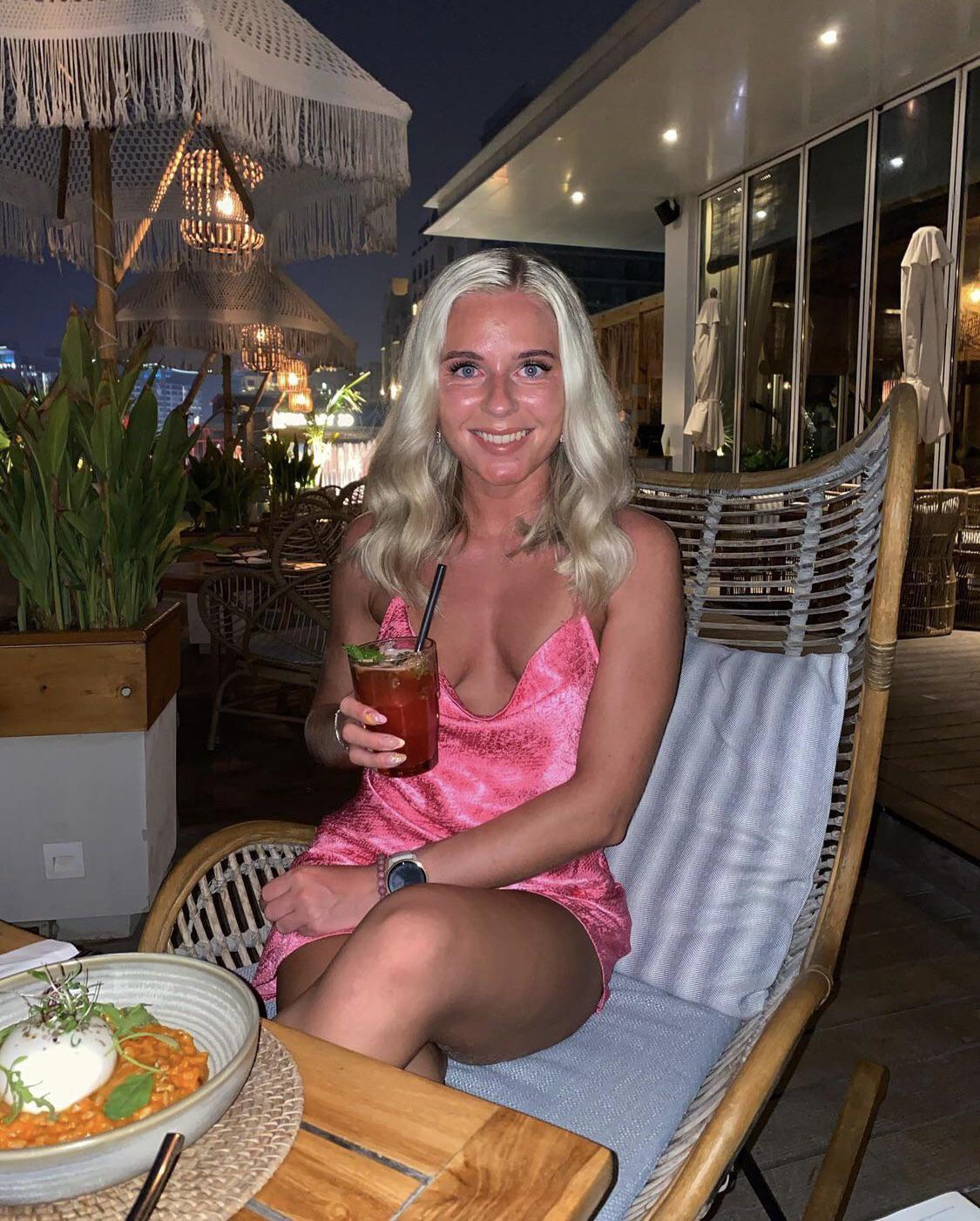 Your new date | Scrolller