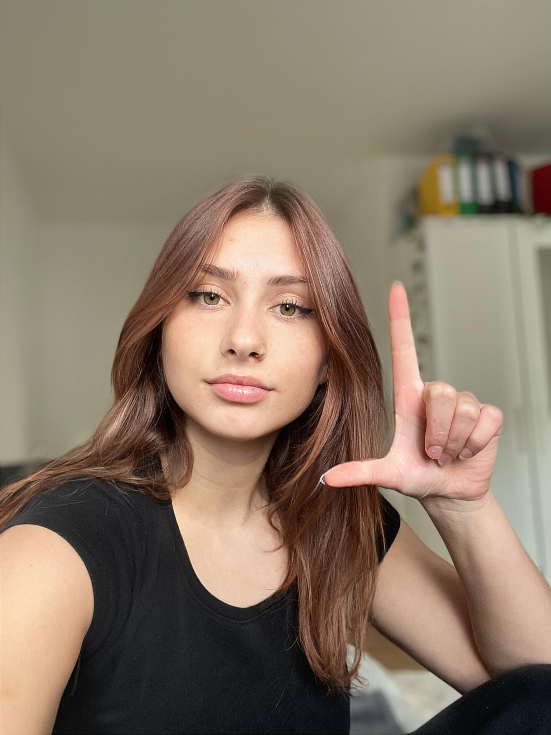 You're just embarrassing yourself 🙄 | Scrolller