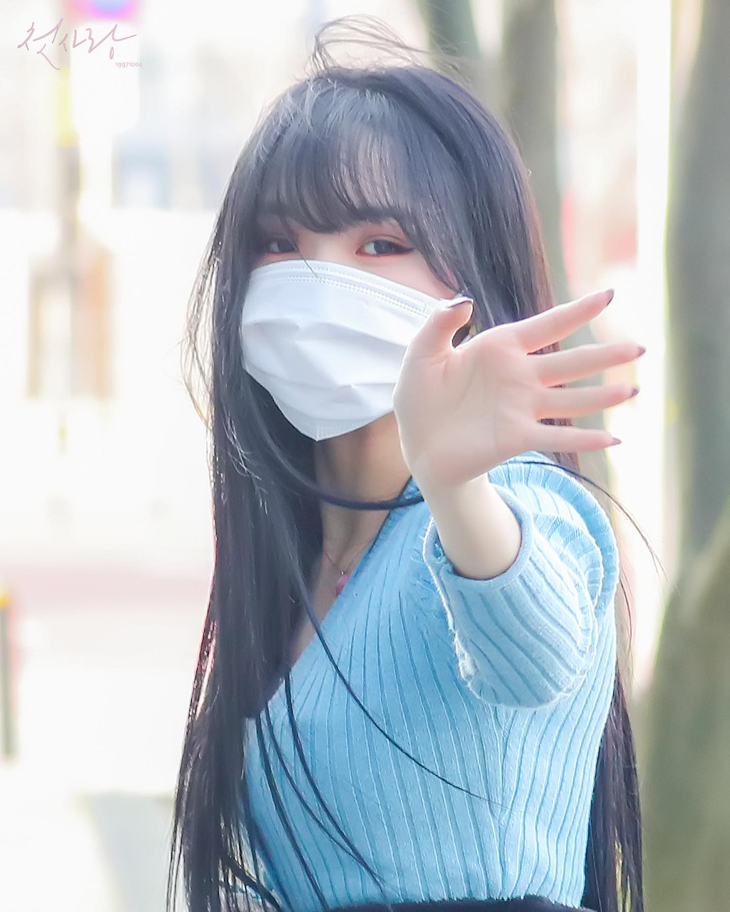 Yuju Wave | Scrolller