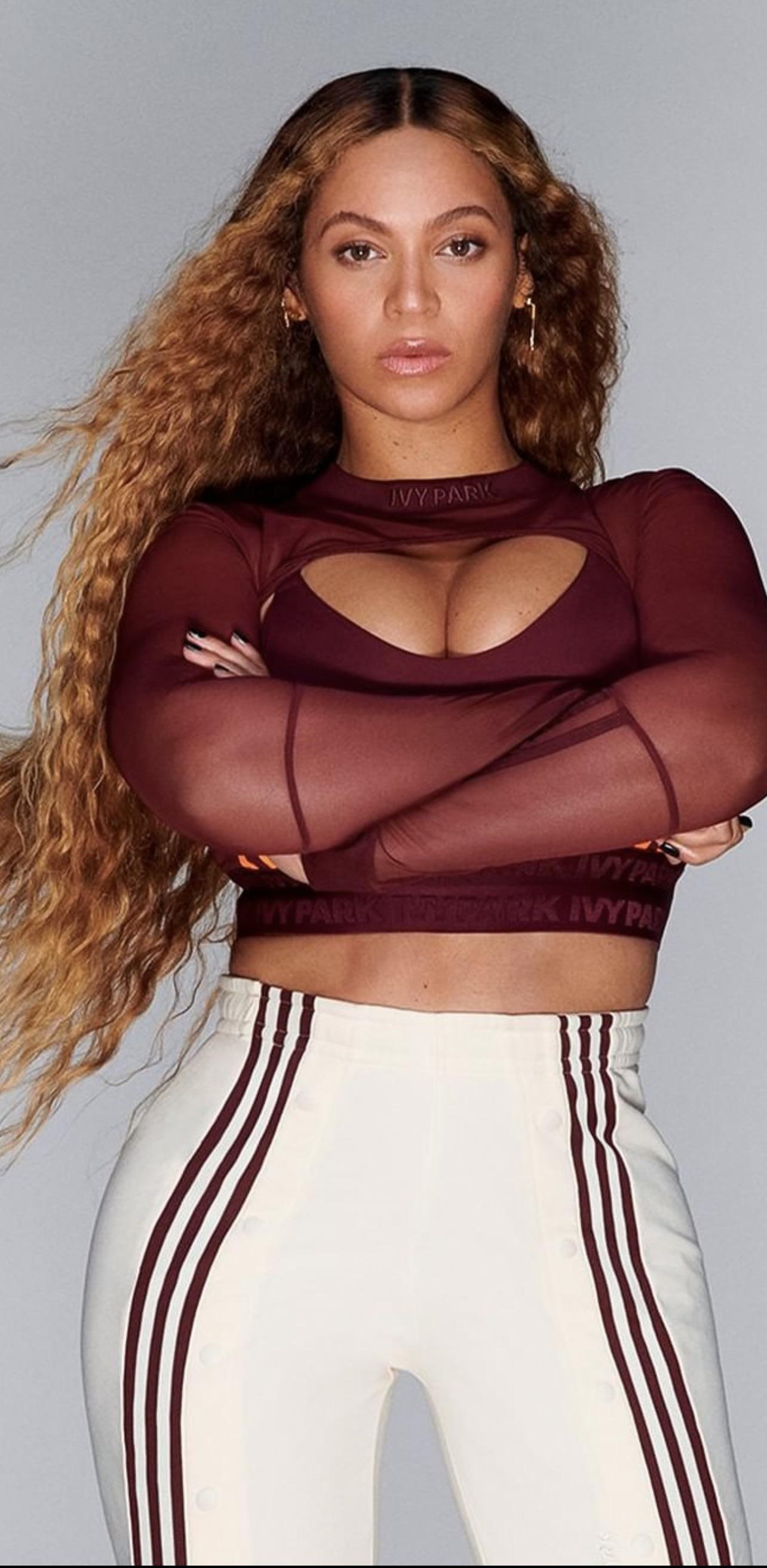 Yummy 😋 she looking delicious | Scrolller