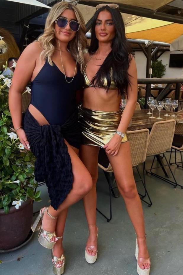 Zara and Naomi | Scrolller