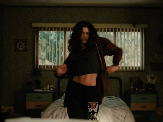 Zendaya’s hot toned abs | Scrolller